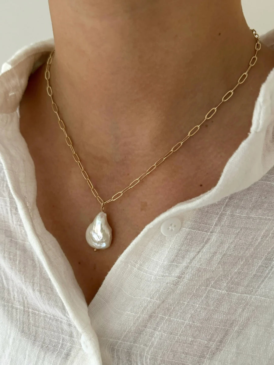 Julica Necklace – Peacocks & Pearls Lexington